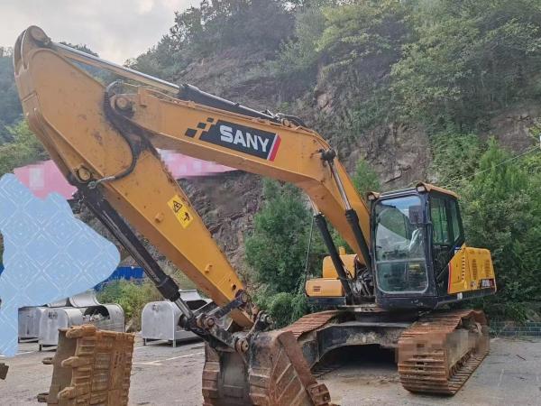 Quality Sany SY215 Generation Forward Flow Excavator with 114KW Power and Low Fuel for sale