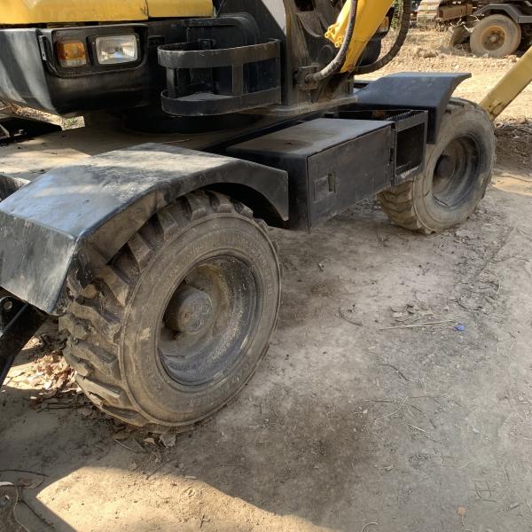 Quality Good Condition Used Korea Hyundai 60w Wheel Excavator with Original Hydraulic for sale