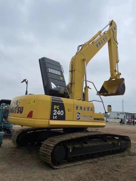 Quality Original Color Second Hand Komatsu 240 Excavator PC240 for sale