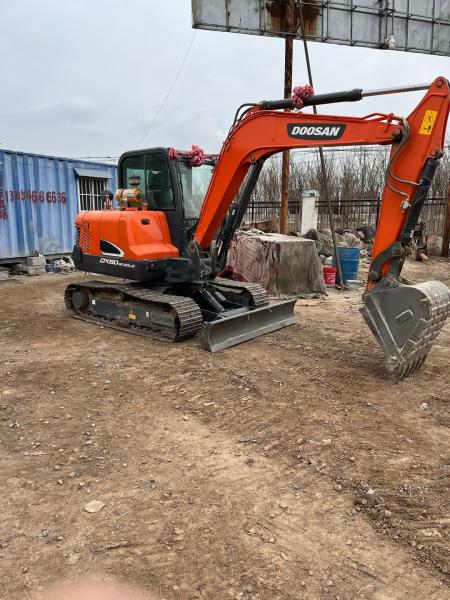 Quality Second Hand DOOSAN DX60 Excavator With Low Working Hours for sale