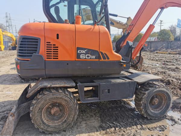 Quality Used Doosan DH60-7 Excavator Crawler DH60 60W With 0.21m3 Bucket Capacity for sale