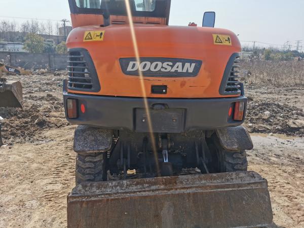 Quality Used Doosan DH60-7 Excavator Crawler DH60 60W With 0.21m3 Bucket Capacity for sale