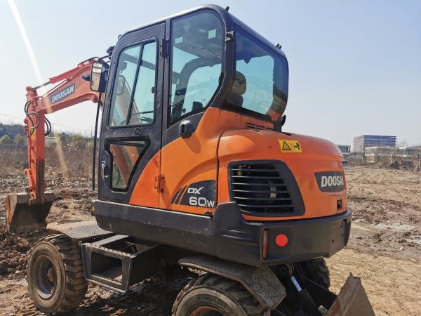 Quality Used Doosan DH60-7 Excavator Crawler DH60 60W With 0.21m3 Bucket Capacity for sale
