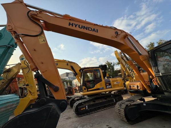 Quality Selling 90% of new and second-hand Hyundai 220 excavators, old excavators, and for sale