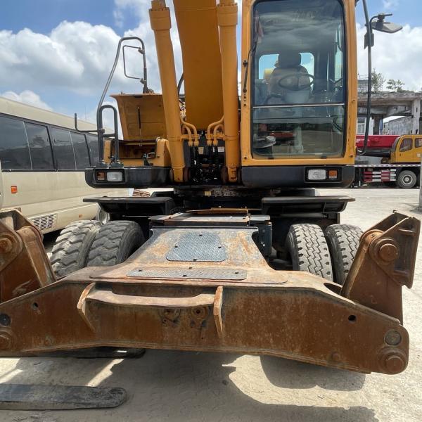 Quality Hyundai 210 Excavator 2019 Model with Operating Weight 20560kg in High Demand for sale