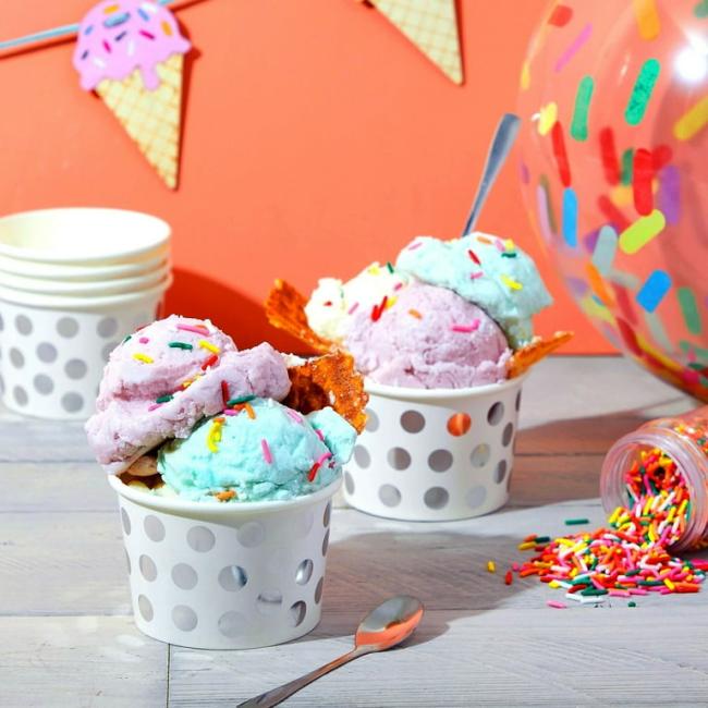 50 Pack Paper Ice Cream Cups for Frozen Yogurt, Disposable Dessert Bowls  with Silver Foil Polka Dots (8 oz)