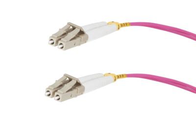 中国 複式アパート3.0mm LSZH OFNR LC UPC - LC UPCマルチモードOM4繊維のパッチ・コード 販売のため