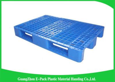 Cina I pallet di plastica resistenti durevoli trasportano muoversi antiscorrimento con i tubi d'acciaio dentro in vendita