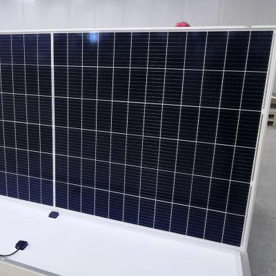Cina Mezzo modulo solare fotovoltaico tagliato monocristallino del pannello solare 580w mono in vendita