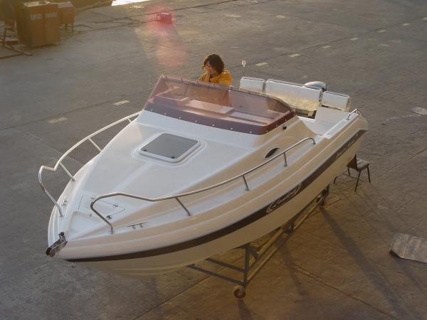 Quality Lamberti 20.5 Cabin Boat for sale