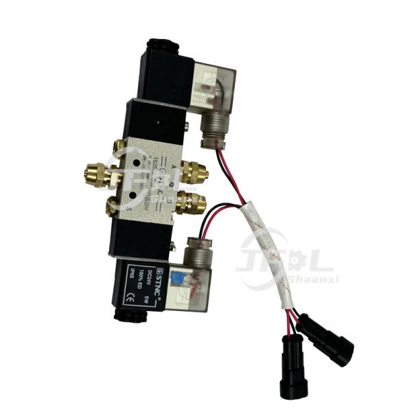 Quality DC24V Door pump system solenoid valve 4V220-08 for Yutong bus spare parts for sale