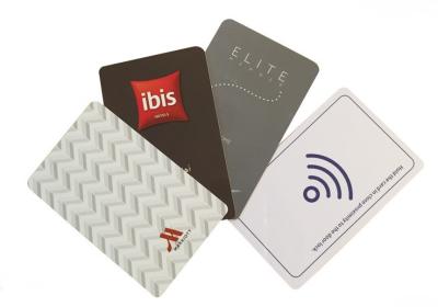 Κίνα Λευκές έξυπνες κάρτες κλειδιών RFID ξενοδοχείων Προγραμματιζόμενη κάρτα RFID για κλειδαριά πόρτας προς πώληση
