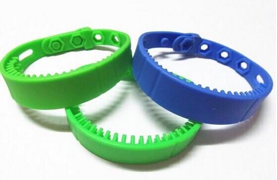 Quality Hospital Access Control RFID UHF Silicone Wristband Radio Frequency Identificati for sale