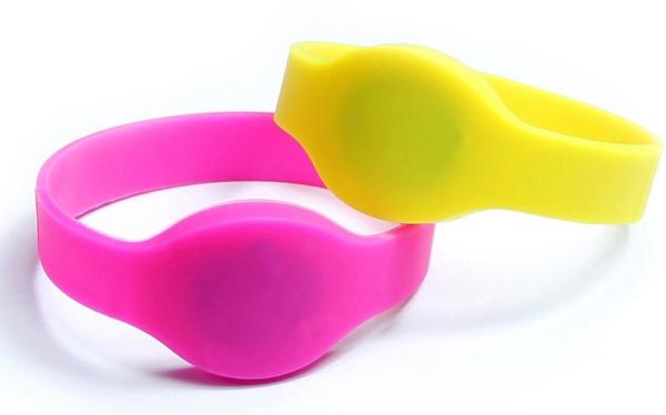 Quality Fitness Silicone RFID Chip Wristband For Person Identification Membership for sale