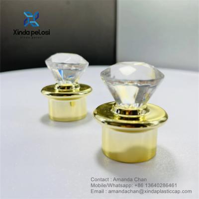 Cina Cosmetici di lusso Copertura della bottiglia corona d'oro per bottiglia rotonda cosmetica PET in vendita