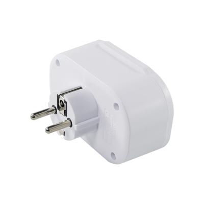 中国 欧州標準電源プラグアダプタ 2 つのAC出口,2 つのUSBポート,1 つのC型充電ポート 250V 10A 販売のため