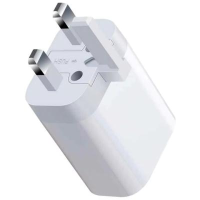 China Fast Charger 20W Type C PD Wireless USB-C Adapter with Magnetic Fast Charging for Phones GAN 30W UK Plug Power Adapter for sale