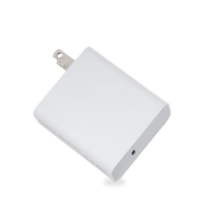 China Cargador de pared USB-C de 60W con enchufe estadounidense – Adaptador de carga rápida compacto de 2 clavijas para portátil, teléfono, tableta, uso en viajes (entrada de 100–240V) en venta