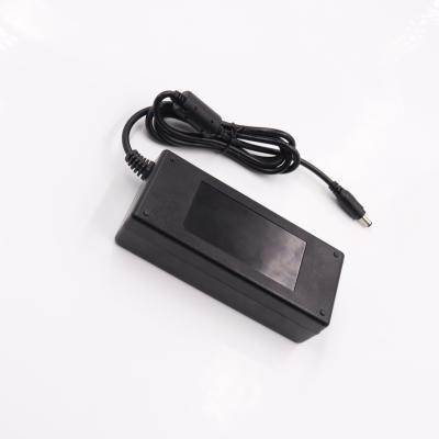 中国 24V 2.25A 54W ラップトップ充電器 2.1MM DC出力 販売のため