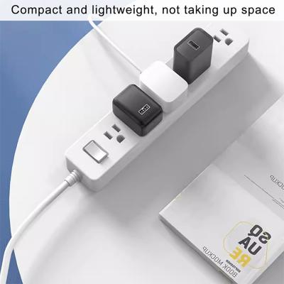 China Adaptador de alimentação USB-C UE de 12 V 1 A com cabo de 1 m à venda