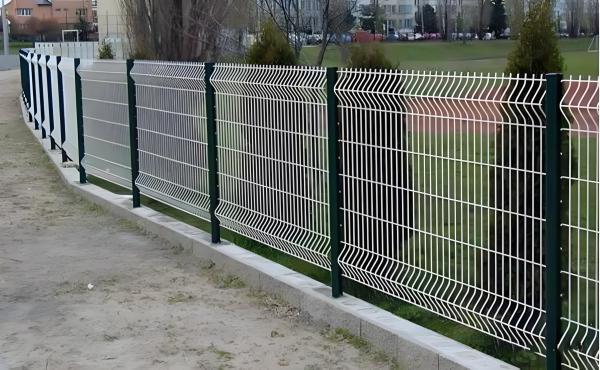 Quality Triangle Bends PVC Coated Farm And Garden Fencing V Mesh Steel Wire Mesh Fence for sale