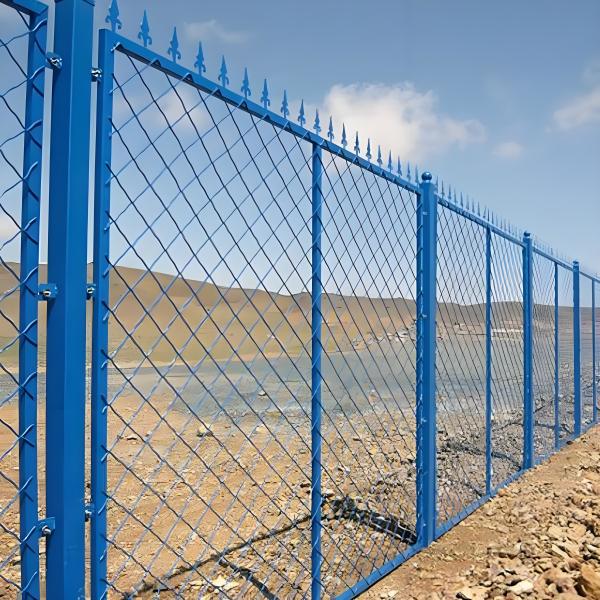 Quality Heavy Duty Diamond Wire Mesh Fence 1.8M Expanded Metal Mesh Fencing For Exterior Railing for sale