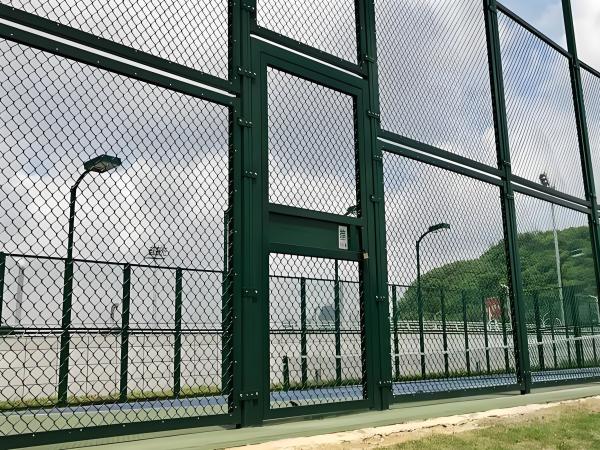Quality Outdoor Sport Security Metal Wire Mesh Fencing 3M Tennis Batting Field Fencing for sale