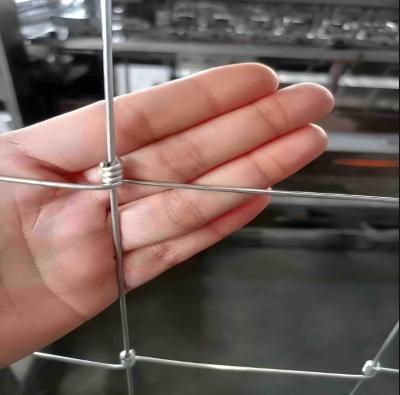 Cina Rete di recinzione per bestiame in metallo zincato a nodo fisso da 1,5 m * 100 m per il controllo degli animali in vendita