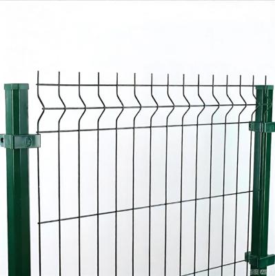 China Easily Assembled Galvanized PVC Coated 3D Triangle Bend V Mesh Security Fence Panel 1.5M Height 50x200mm Hole System for sale