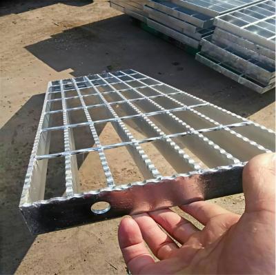 China ASTM A1011 Galvanized Sheet Steel Grating Roof Walkway Safety Grating Panel 30x100mm for sale