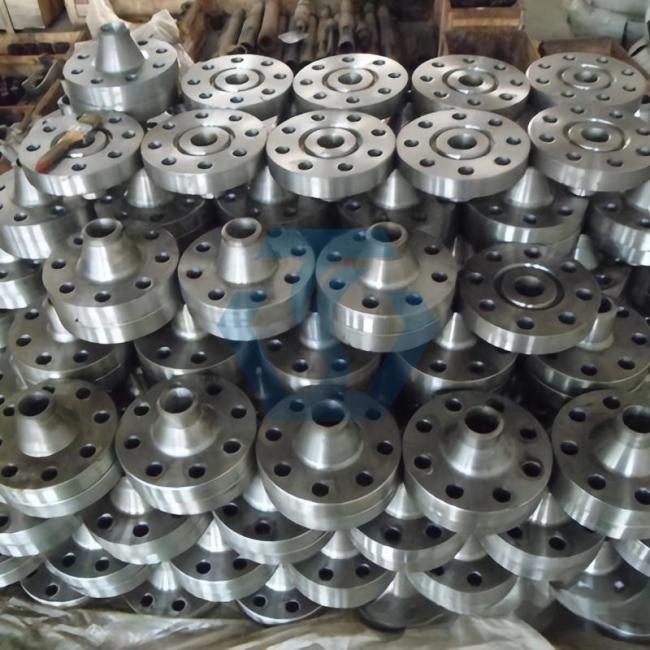 API 6A Oil 3000 Psi To 10000psi Forging Alloy Steel Weld Neck Flange For Pipe Industry