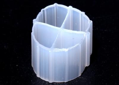China 12*9mm MBBR Filtermedia met Natuurlijke Kleur en het Maagdelijke HDPE Materiële Drijven Te koop