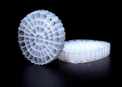 China Maagdelijke HDPE Materiële K5 MBBR Filtermedia met Goede Oppervlakte en Witte Kleur Te koop