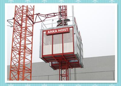 China Grua industrial da construção de 1,5 toneladas com a única e grua dobro da gaiola à venda