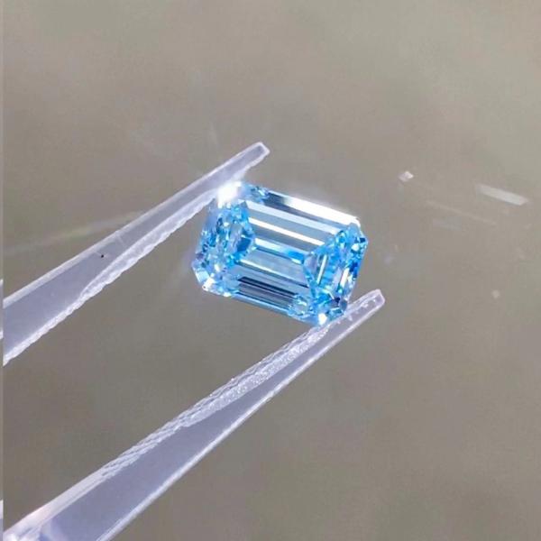 実験室は着色されたダイヤモンドの青いダイヤモンドおよび宝石類の主な源のエメラルドの華麗な切られたダイヤモンドを作成した