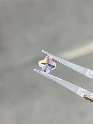 Cina Diamanti artificiali LV taglio di giglio rosa Diamanti trifoglio a quattro foglie trasparenza di diamanti VVS-VS in vendita