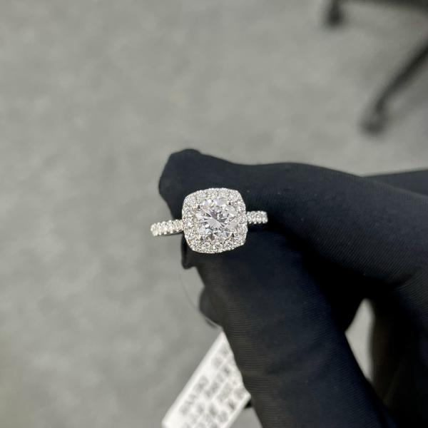 1.008ct Round D/E VVS CVD White Diamond Ring Lab Grown Diamond Rings with IGI Certification