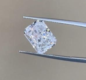 Cina Diamanti coltivati in laboratorio CVD Radiant Cut 1-15 carati DEF VS+ IGI Certificato Diamanti bianchi coltivati in laboratorio in vendita