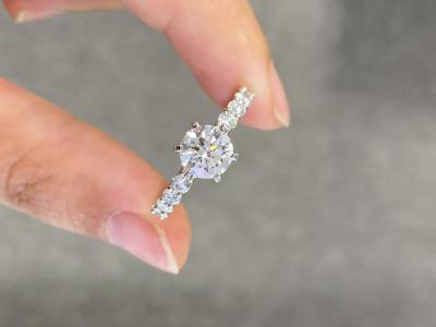 China 18K White Gold Ring With Round Cut CVD Lab Grown Diamond 1ct Pave Style Engagement Ring for sale