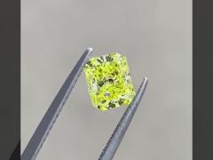 HPHTの豪華で鮮やかで黄色いダイヤモンドの人は放射切口2.09ct IGIを証明した作った