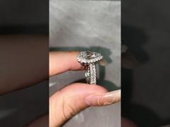 ダブルバンド ピアス ダイヤモンドの指輪 婚約 婚活ラボ 成長したダイヤモンドの指輪