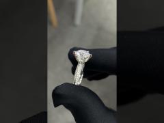 Lab Grown Diamond Rings 3.01ct CVD White F VS2 Half of country Style Round