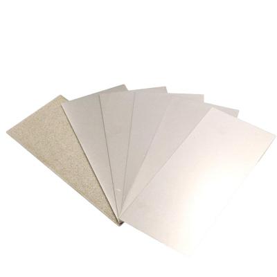Cina Servizio personalizzato Fetta di mica con adesivo a doppia faccia -30 ℃ Resistenza alla trazione µ-3σ ≥1,65 per pacchi batteria EV in vendita