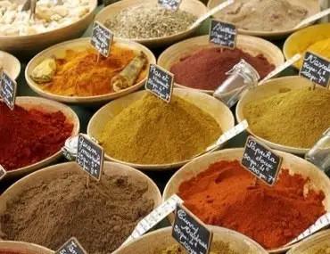 China Máquina de embalaje de especias en polvo de 1 kg Máquina de embalaje de doy hasta 120 paquetes/min con consumo de aire de 0,5 m3/min en venta