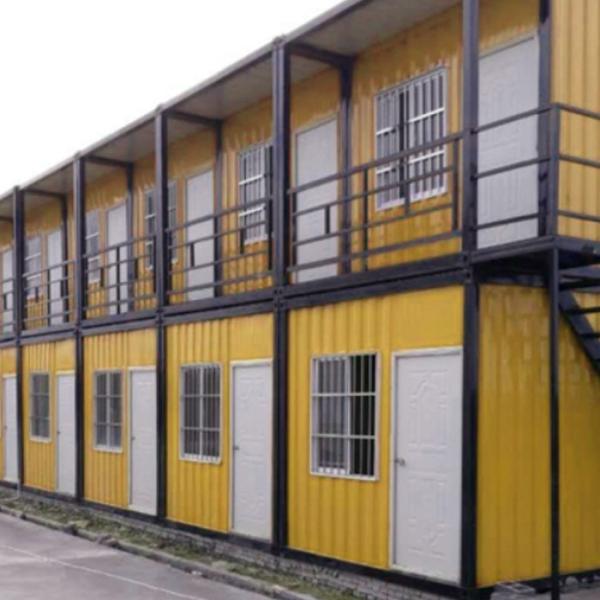 Casa di contenitori in acciaio leggero standard a doppio strato di 2 piani con tetto in lamiera di acciaio galvanizzato