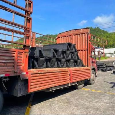 China Waterproof Arch Rubber Boat Dock Bumper Flexible V Type Fender for sale