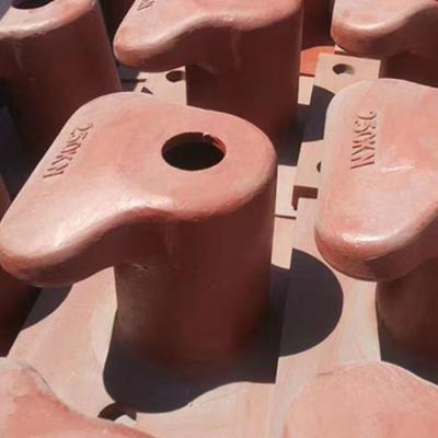 China Op maat gemaakte stalen mooring bollards voor docking standaard ontwerp zilveren afwerking Te koop