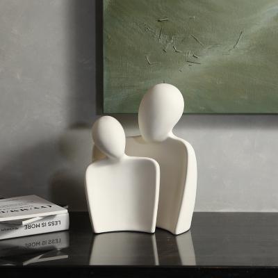 China Customized Size Durable Bamboo Romantic Hugged Lovers Statue for Wedding Table Decor for sale
