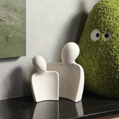 China Customized Size Durable Bamboo Romantic Hugged Lovers Statue for Wedding Table Decor for sale