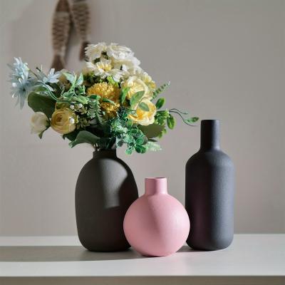 China Multicolor Real Touch Daisy Flowers Arrangement for Home Garden Art Deco Design Style for sale